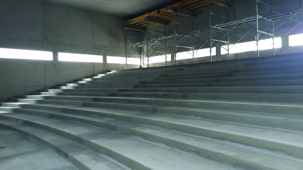 Réalisation de gradins – UZEL Construction – Entreprise générale de ...